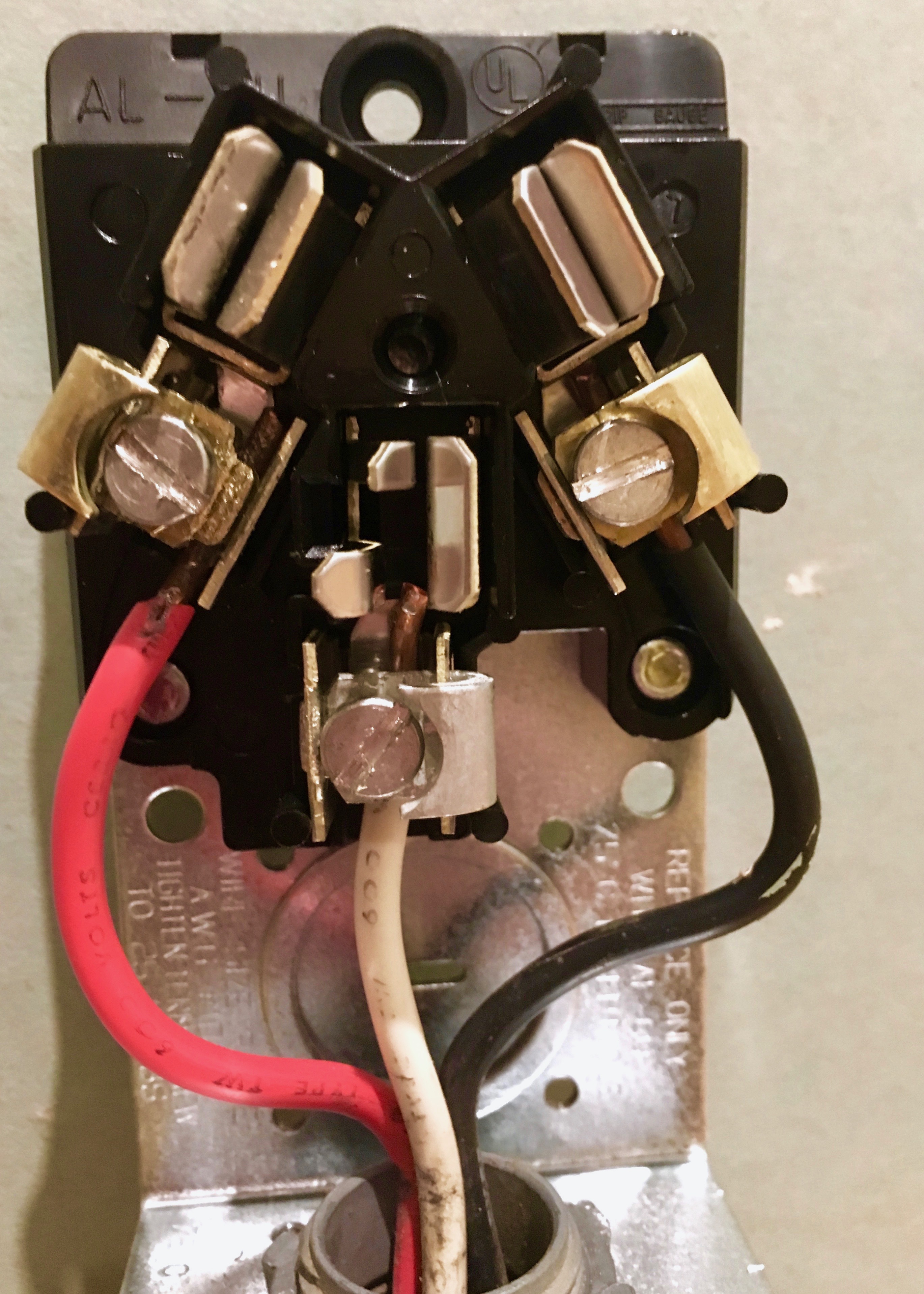 How to Change Out a 220 Outlet – Land of Laurel